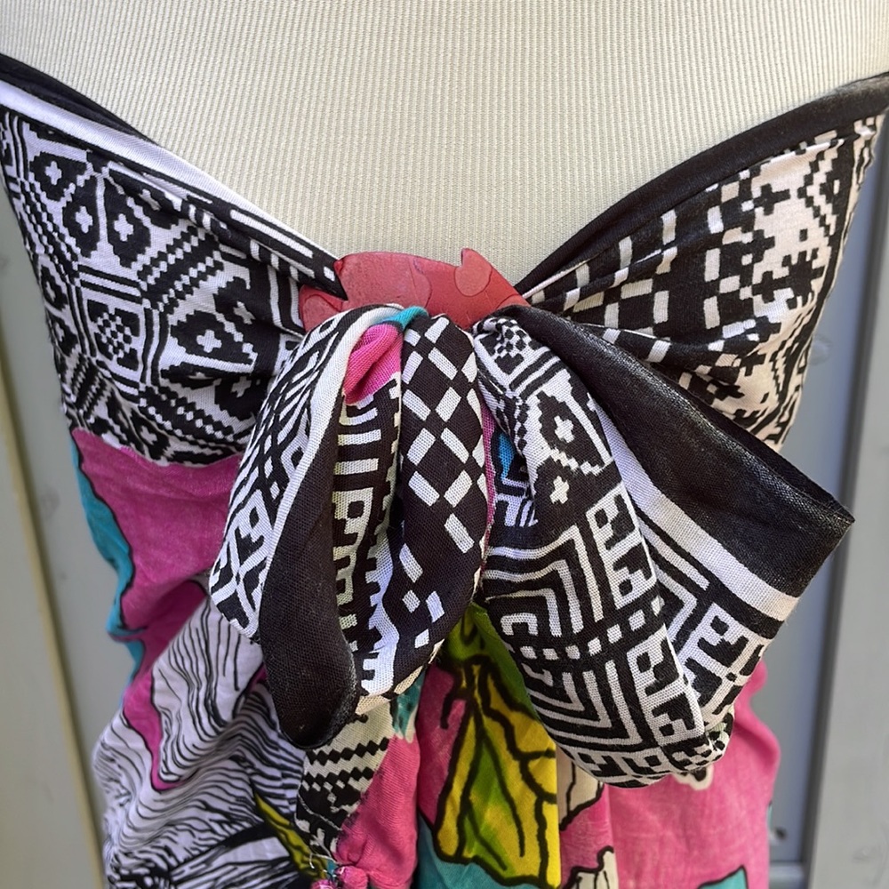 Bali Island Inspired Beach Wrap With Wood Holding Pie… - Gem